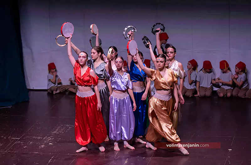 Publika oduševljena premijerom dečije baletske predstave „Aladin“ u ...