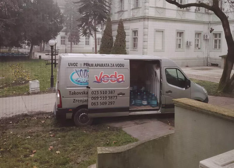 Voda „ispravna“, a baloni stižu svake nedelje: Ko u Zrenjaninu zaista ...